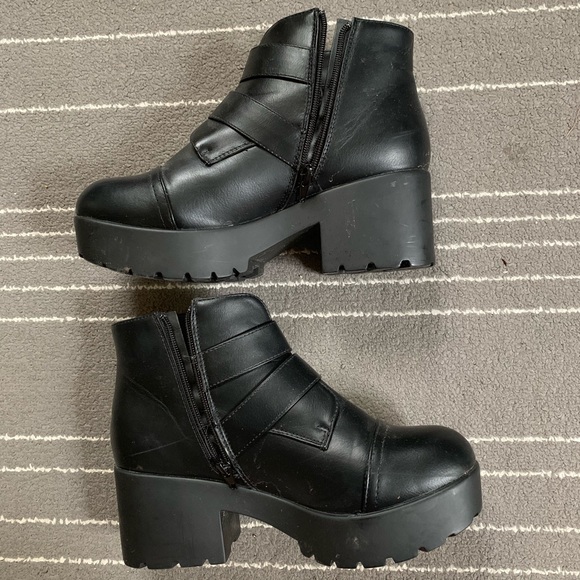 Target | Shoes | Funky Platform Edgy 200s Booties W Buckle Szw 9 | Poshmark
